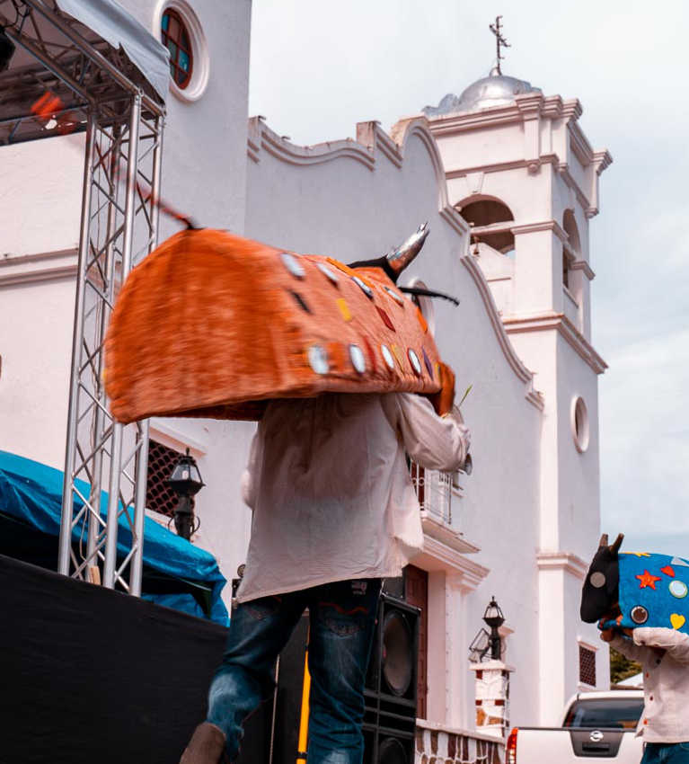 El festival del Toro Guapo de Antón - lacabanga